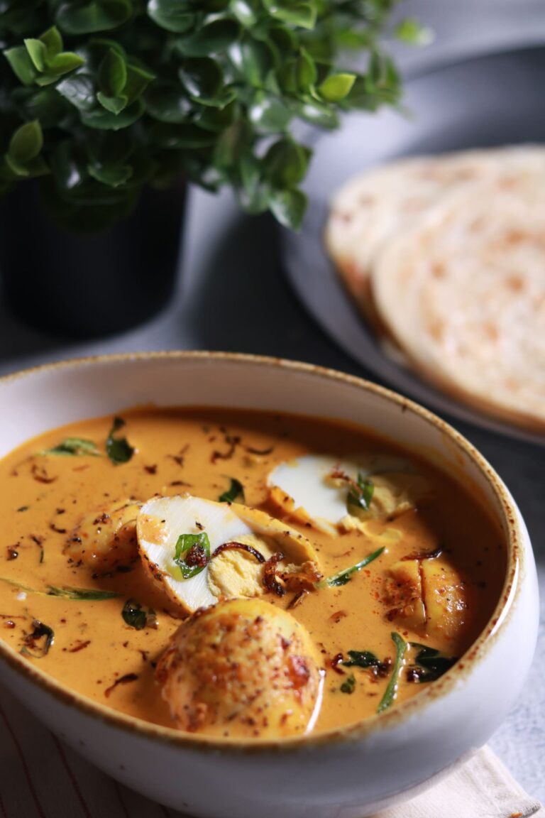 Kerala Egg Curry Recipe with Coconut Milk (Mutta Curry)